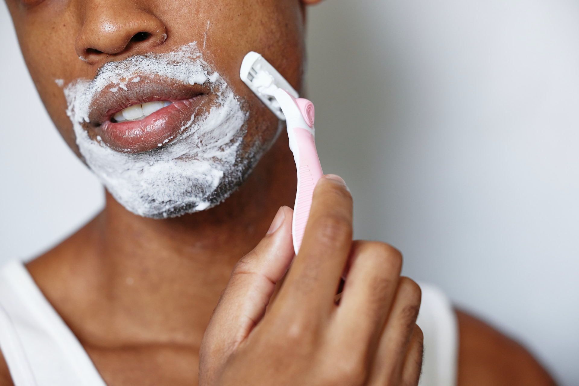 How to Treat and Prevent Razor Bumps - Elevate Black Health